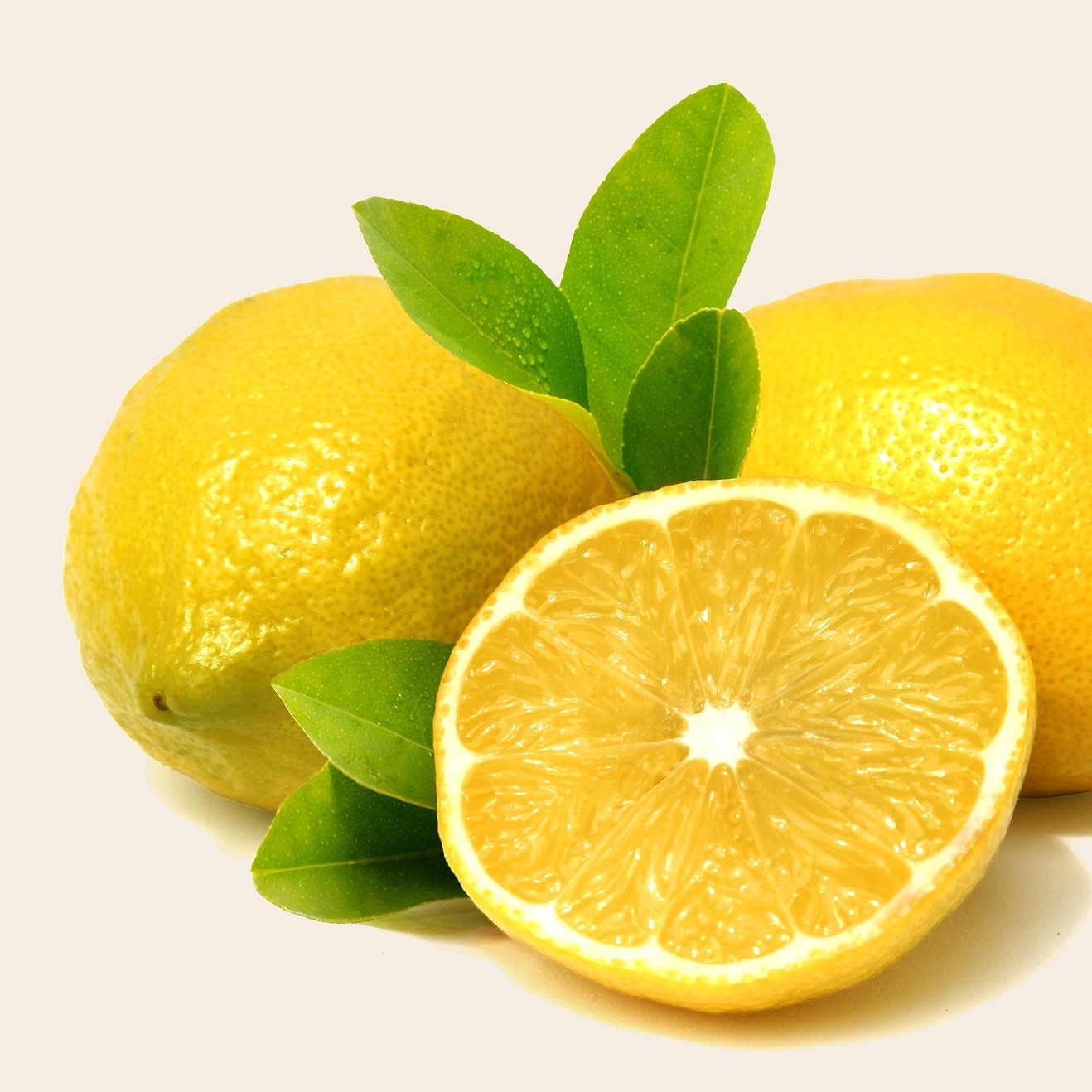 Zitronenwasser – Ist das gesund? - GoLefanio - Gut und Gesund